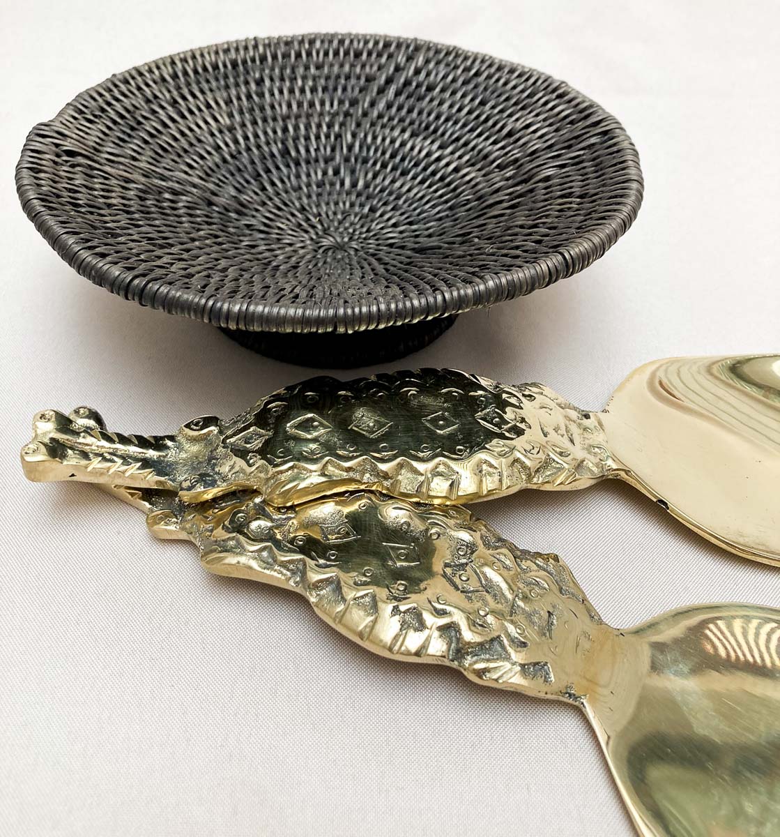 BRASS SALAD SERVERS / CROCODILE SHAPES – LSKCollective